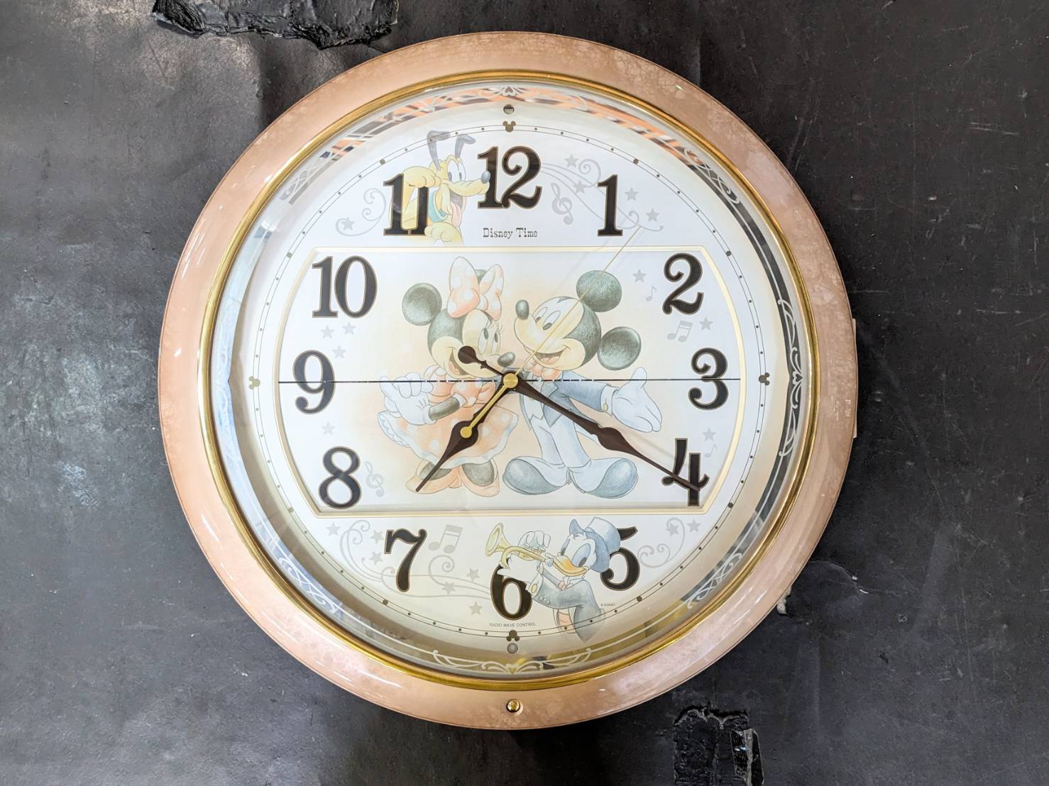 SEIKO ディズニータイムミッキー＆フレンズ電波からくり時計FW561Aを店頭にて販売中です【愛品倶楽部柏店】